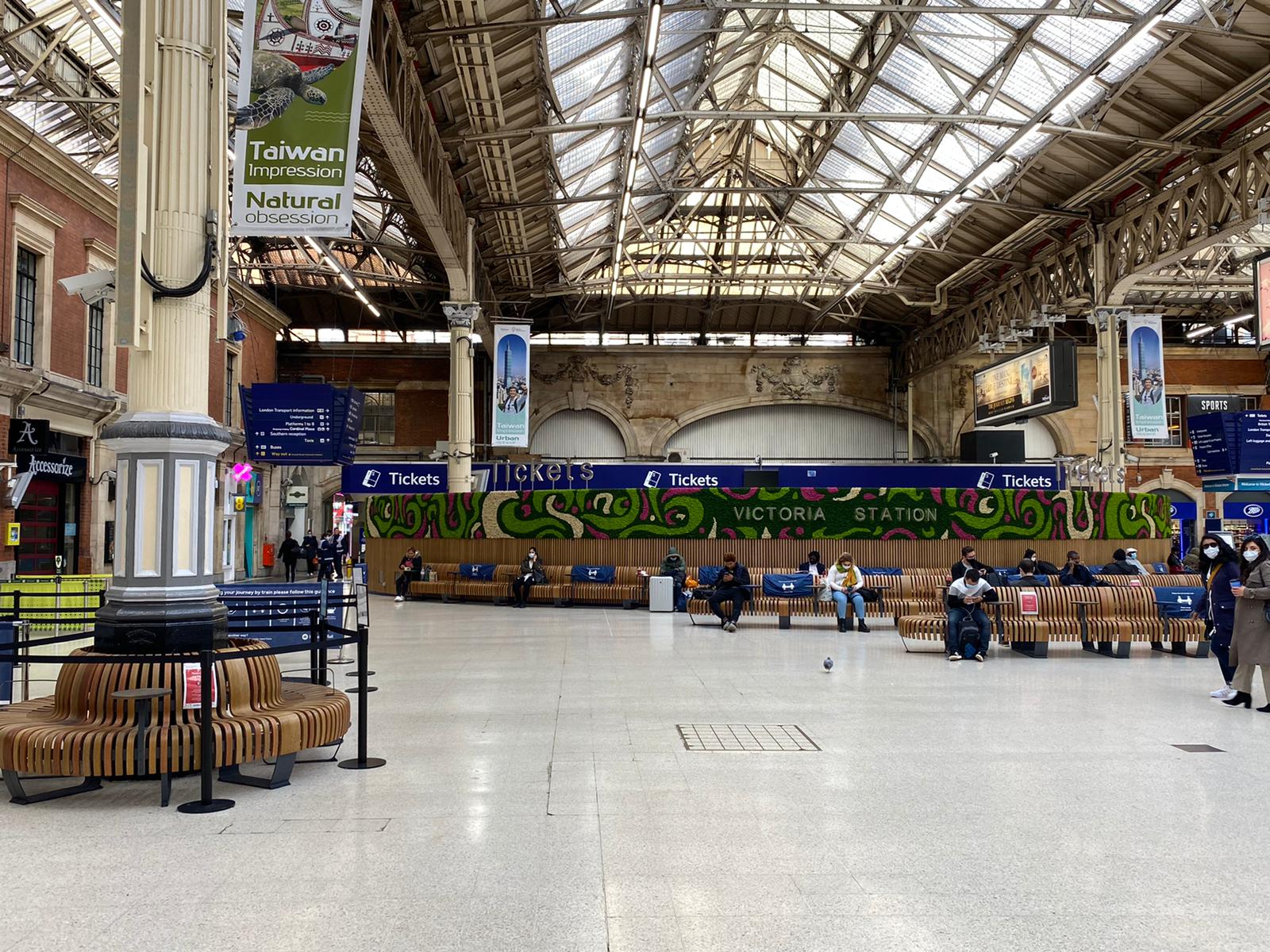 VICTORIA STATION - LIVING WALL PROJECT - AW GROUP